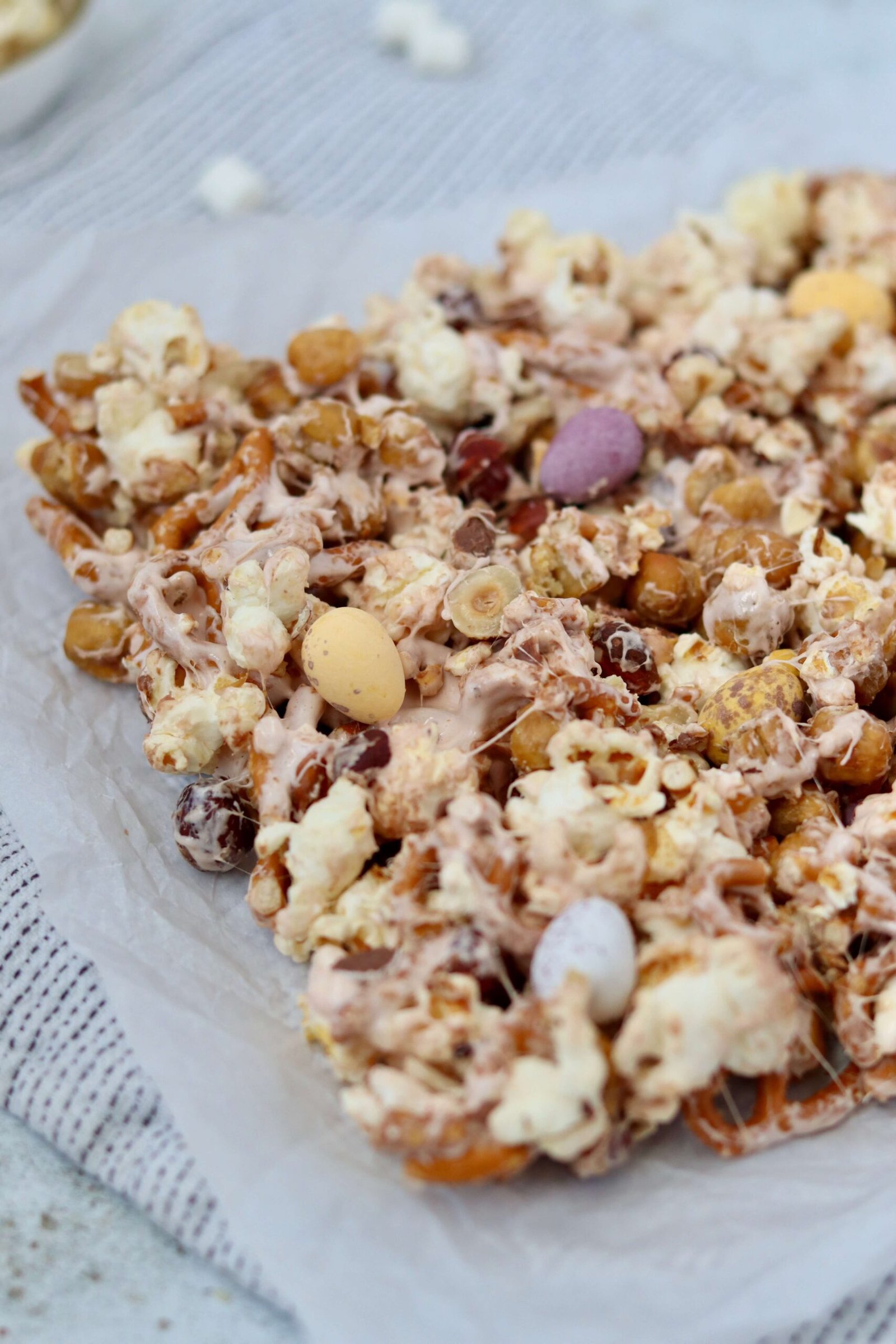 Easter Popcorn Crunch Bars - Alexarciab Healthy Recipes